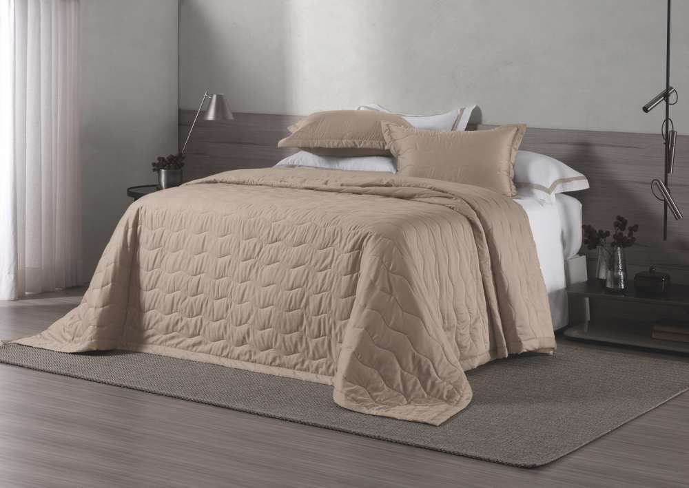 Kit de Colcha Queen Trussardi Cetim 300 Fios Raffinato Branco - Feira ... Kit de Colcha Queen Trussardi Cetim 300 Fios Raffinato Branco - Feira ...
